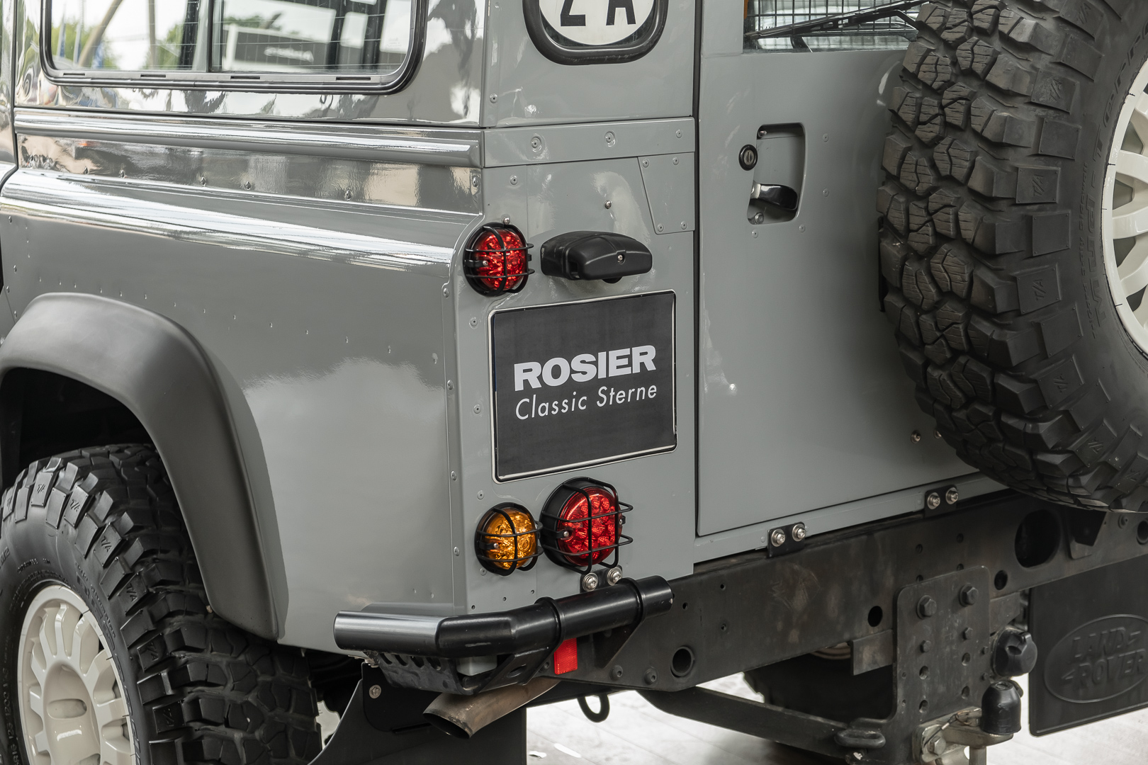 Land Rover Defender 147 6-Doors - Classic Sterne