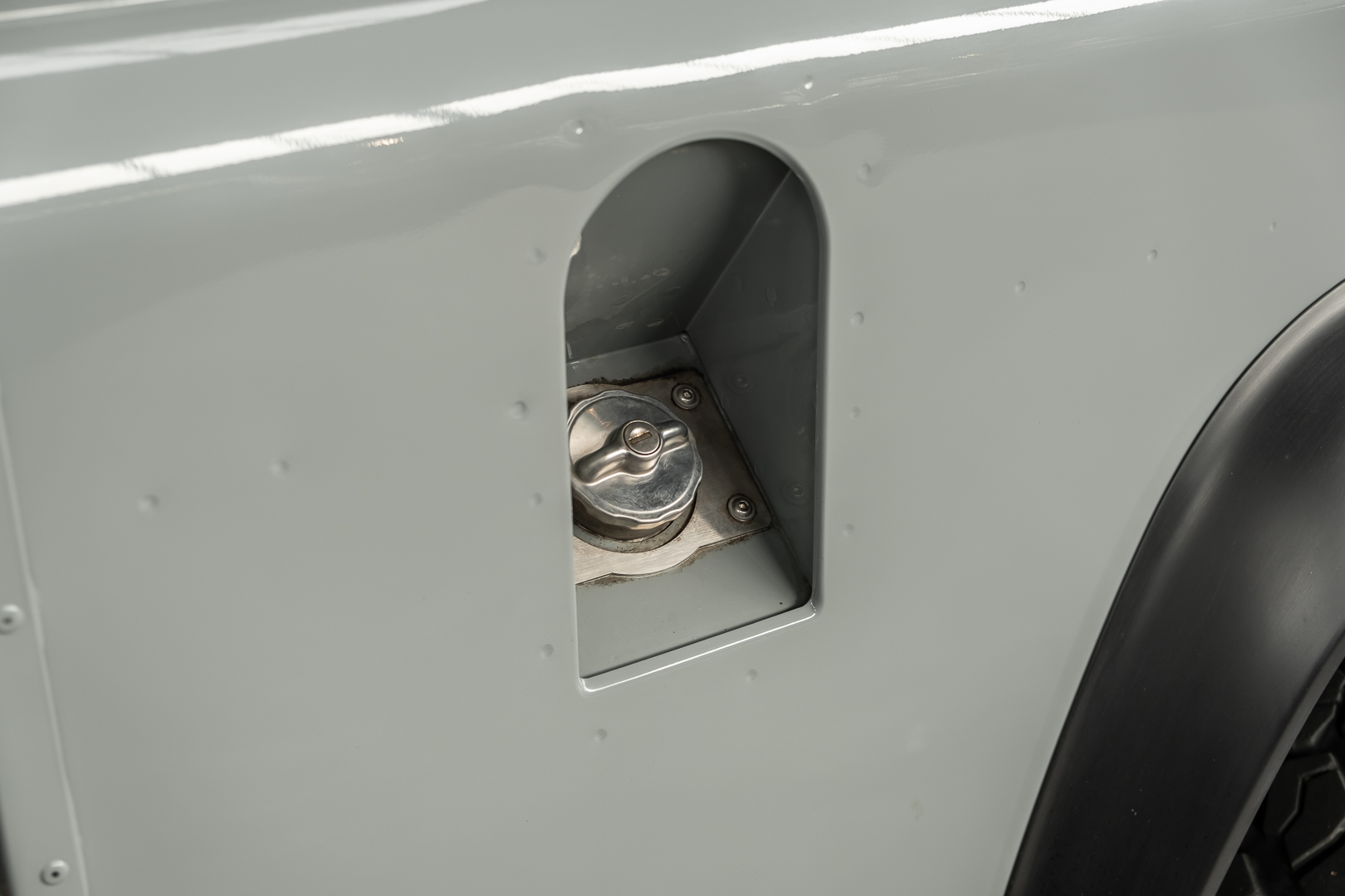 Land Rover Defender 147 6-Doors - Classic Sterne