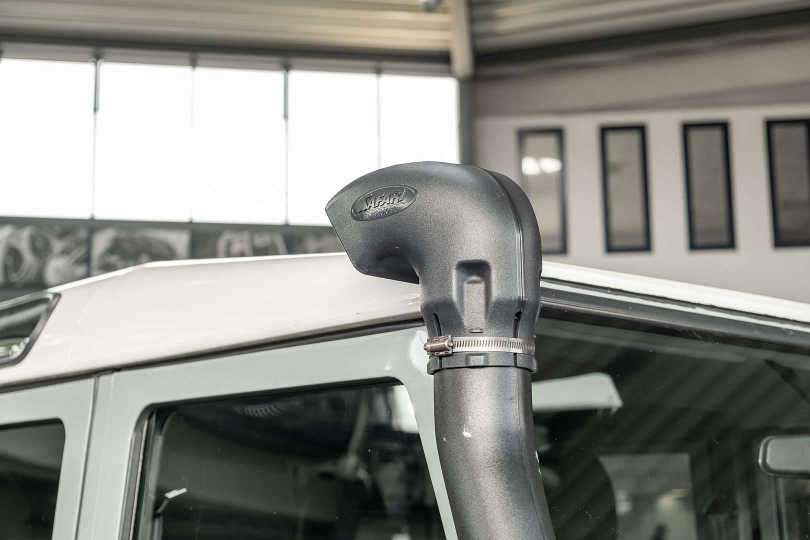 Land Rover Defender 147 6-Doors - Classic Sterne