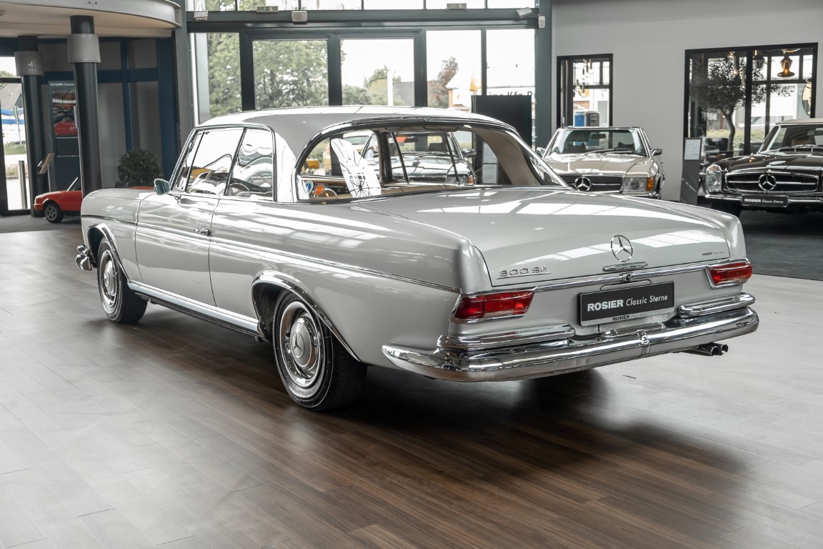 Mercedes-Benz 300 SE Coupé W112 - Classic Sterne