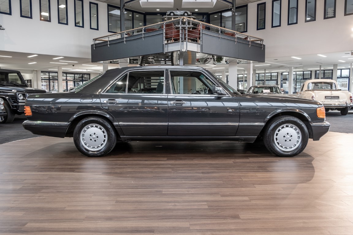 Mercedes-Benz 560 SE 6.0 AMG W126 - Classic Sterne