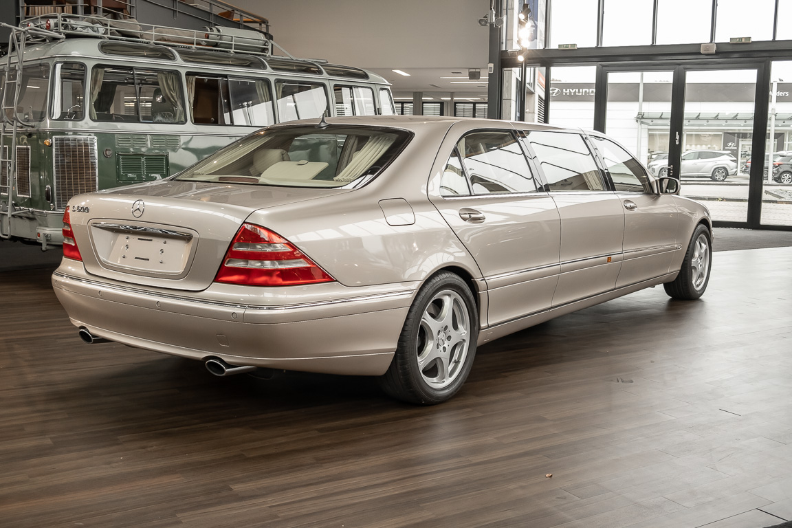 Mercedes-Benz S 63 AMG V12 Pullmann W220 - Classic Sterne