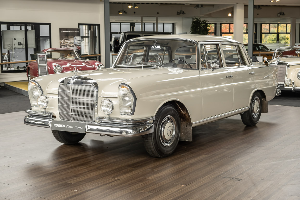 Mercedes-Benz 220 SEb W111 Heckflosse - Classic Sterne