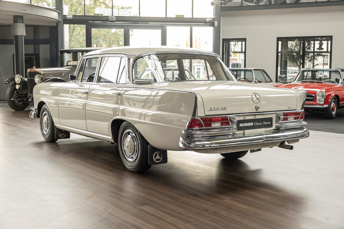 Mercedes-Benz 220 SEb W111 Heckflosse - Classic Sterne