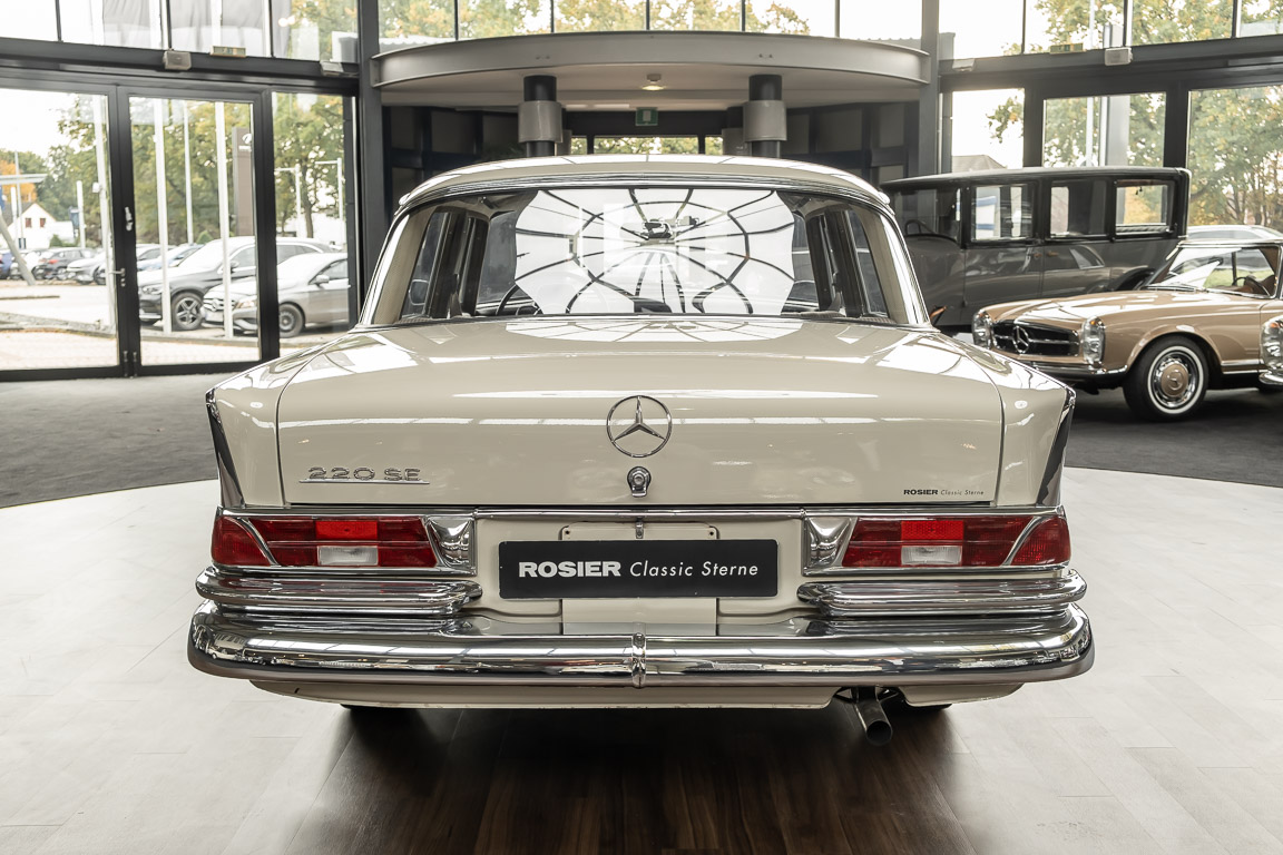Mercedes-Benz 220 SEb W111 Heckflosse - Classic Sterne