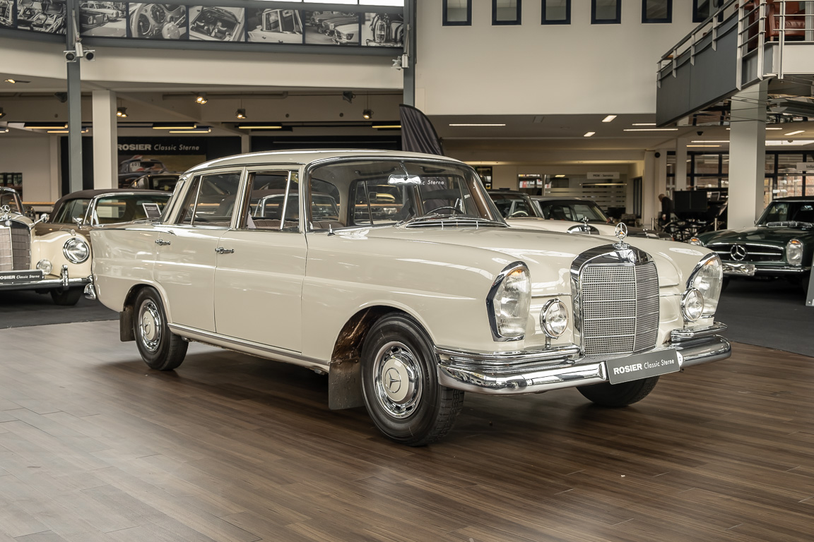 Mercedes-Benz 220 SEb W111 Heckflosse - Classic Sterne