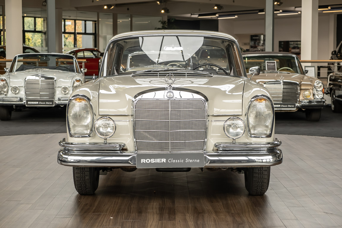 Mercedes-Benz 220 SEb W111 Heckflosse - Classic Sterne