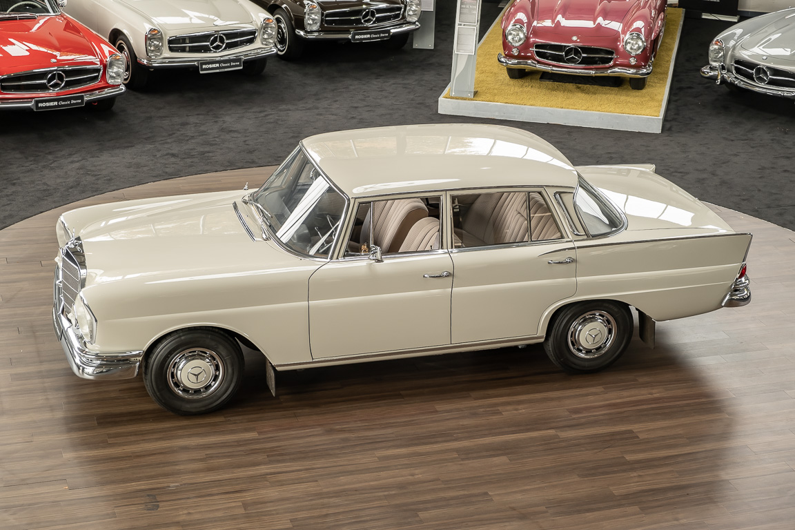Mercedes-Benz 220 SEb W111 Heckflosse - Classic Sterne