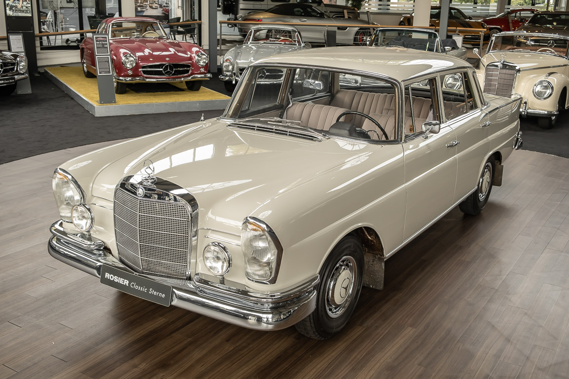 Mercedes-Benz 220 SEb W111 Heckflosse - Classic Sterne