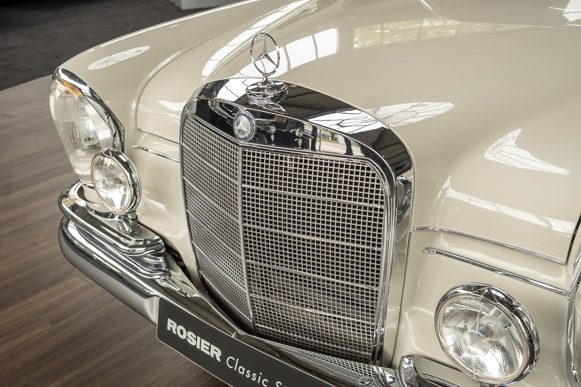 Mercedes-Benz 220 SEb W111 Heckflosse - Classic Sterne