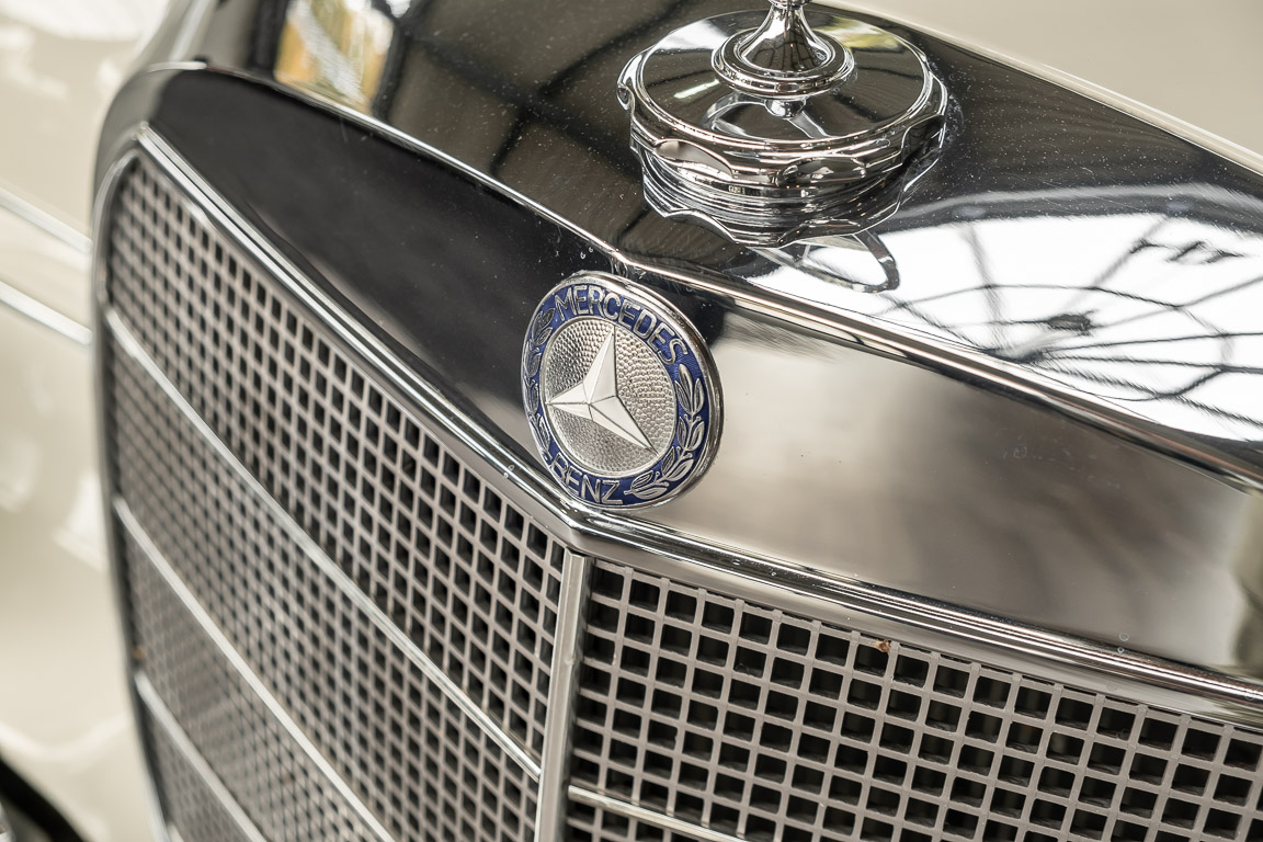 Mercedes-Benz 220 SEb W111 Heckflosse - Classic Sterne