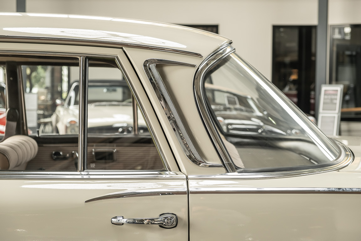 Mercedes-Benz 220 SEb W111 Heckflosse - Classic Sterne