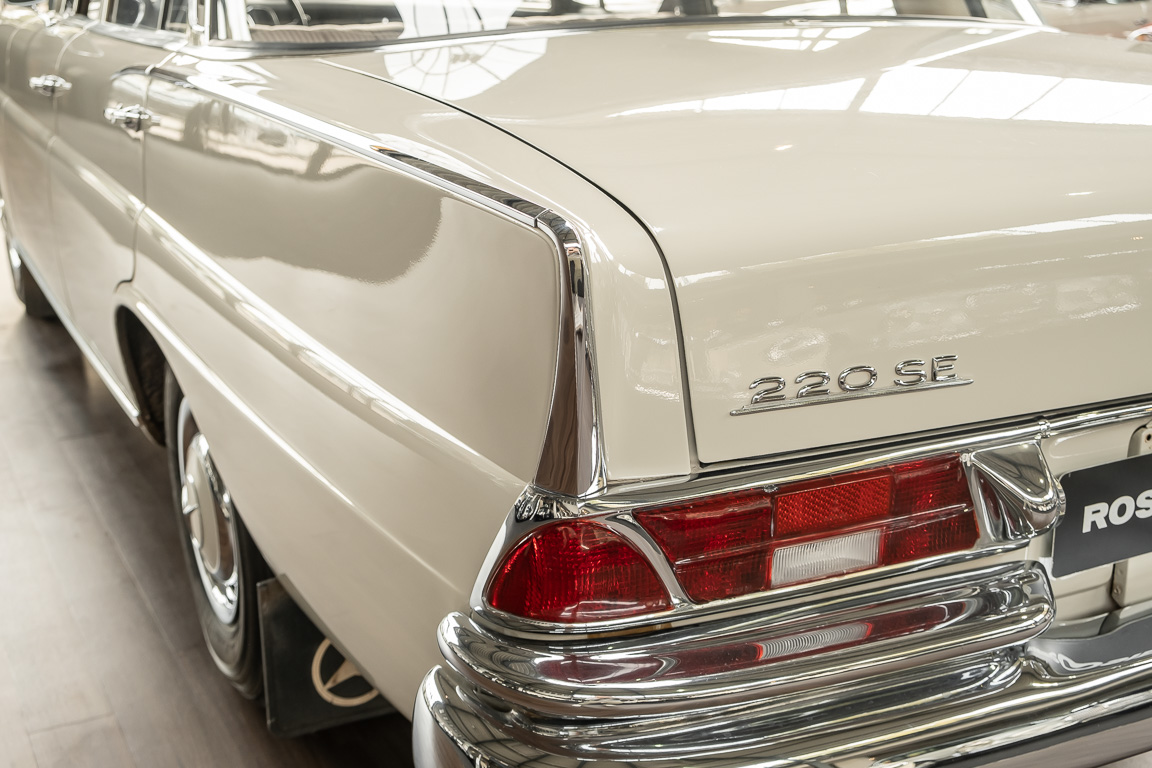 Mercedes-Benz 220 SEb W111 Heckflosse - Classic Sterne