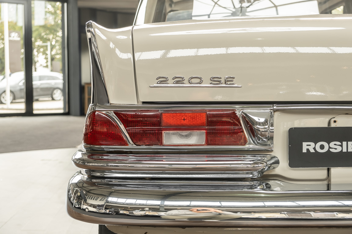 Mercedes-Benz 220 SEb W111 Heckflosse - Classic Sterne