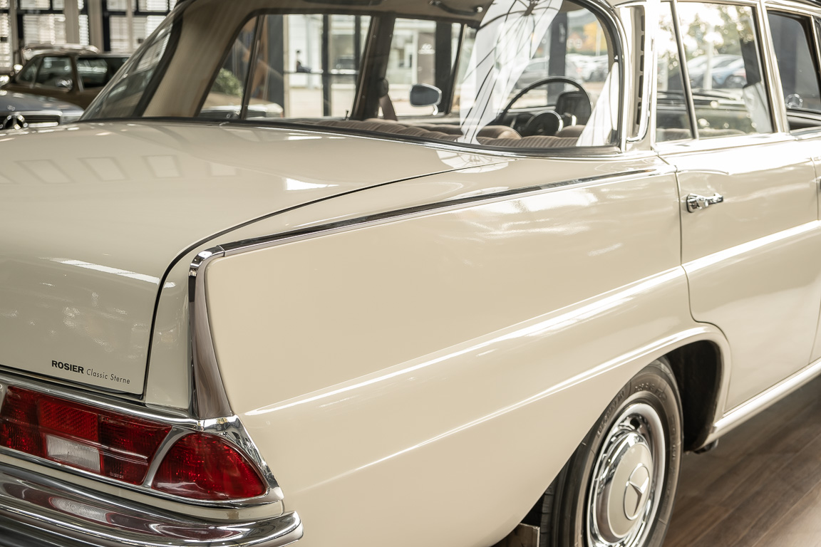 Mercedes-Benz 220 SEb W111 Heckflosse - Classic Sterne