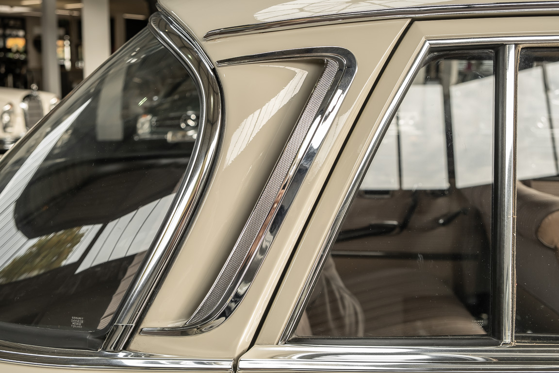 Mercedes-Benz 220 SEb W111 Heckflosse - Classic Sterne