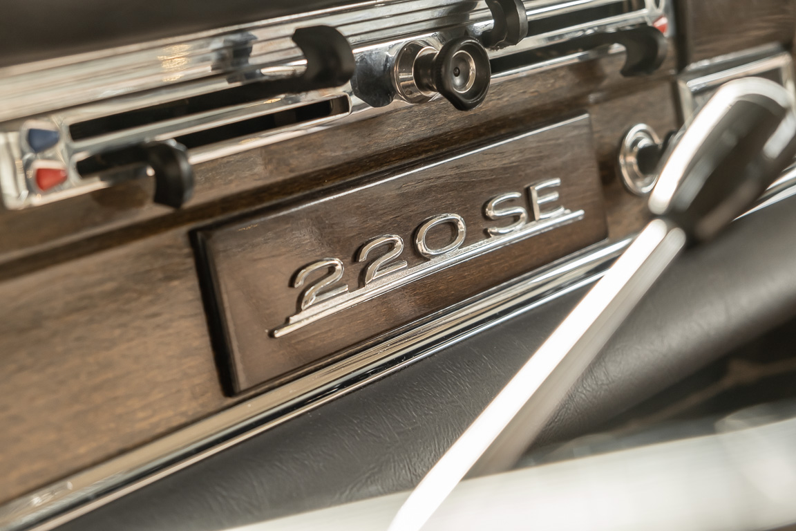 Mercedes-Benz 220 SEb W111 Heckflosse - Classic Sterne