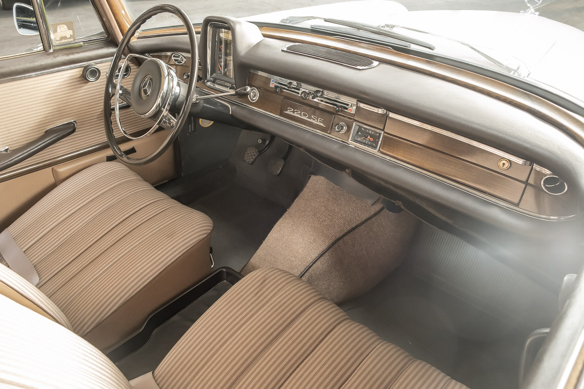 Mercedes-Benz 220 SEb W111 Heckflosse - Classic Sterne