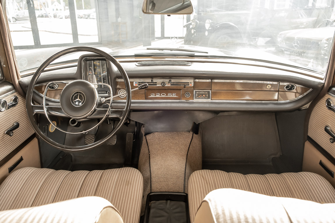 Mercedes-Benz 220 SEb W111 Heckflosse - Classic Sterne